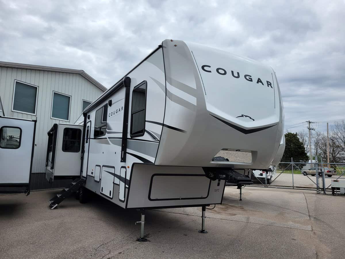 NEW 2023 Keystone COUGAR 364BHL | Evansville, IN