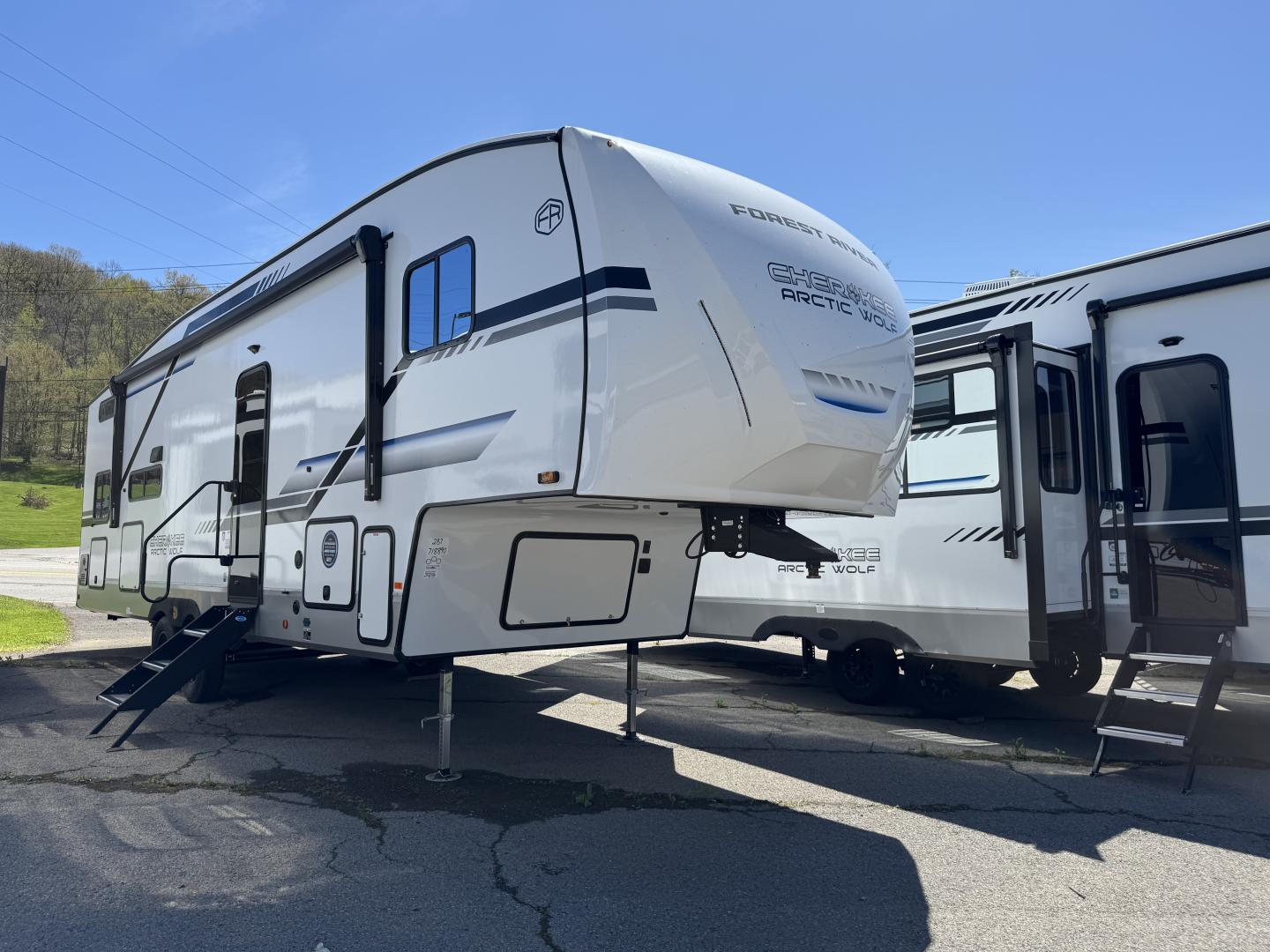 2025 Forest River Cherokee Arctic Wolf 287BH Fifth Wheel | Butler RV ...