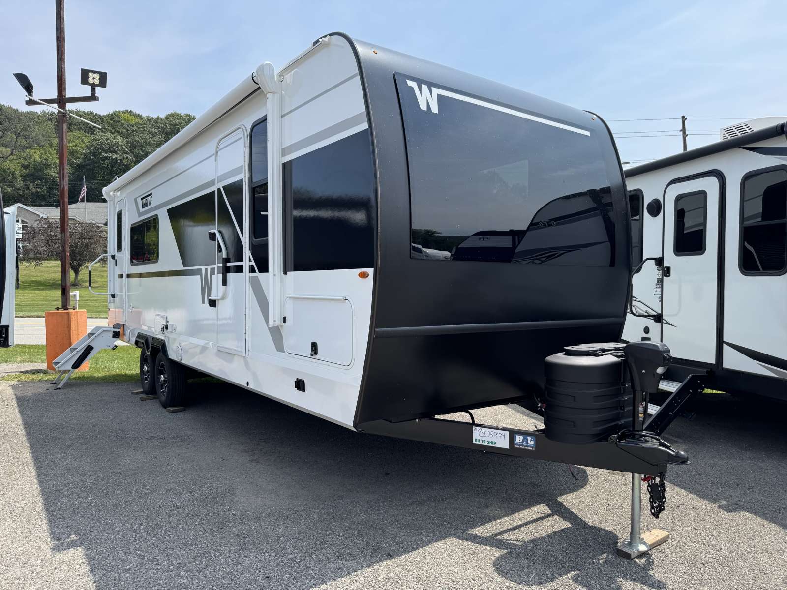 2026 WINNEBAGO THRIVE 24RKS Rear Kitchen Travel Trailer | Butler RV ...