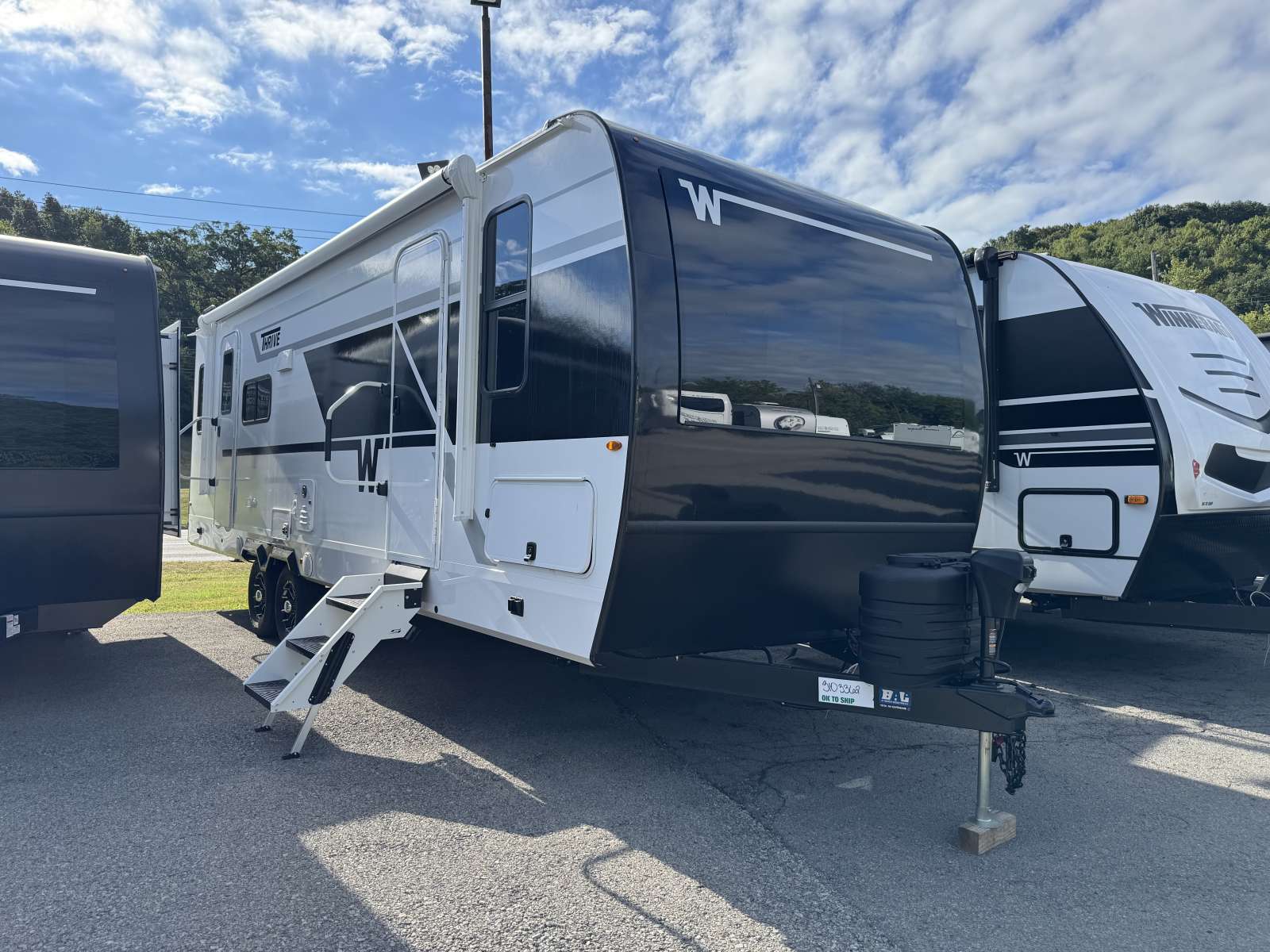 2026 WINNEBAGO THRIVE 25RLS - Rear Living Travel Trailer | Butler RV | , | 903069