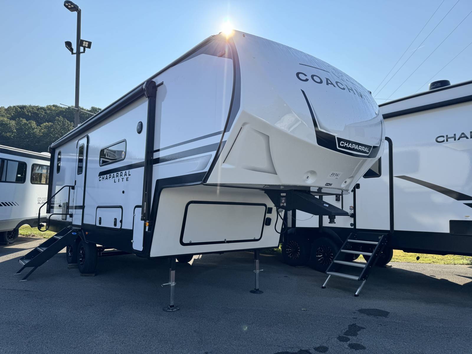 2026 COACHMEN CHAPARRAL LITE 218SE - Low Profile Fifth Wheel | Butler ...