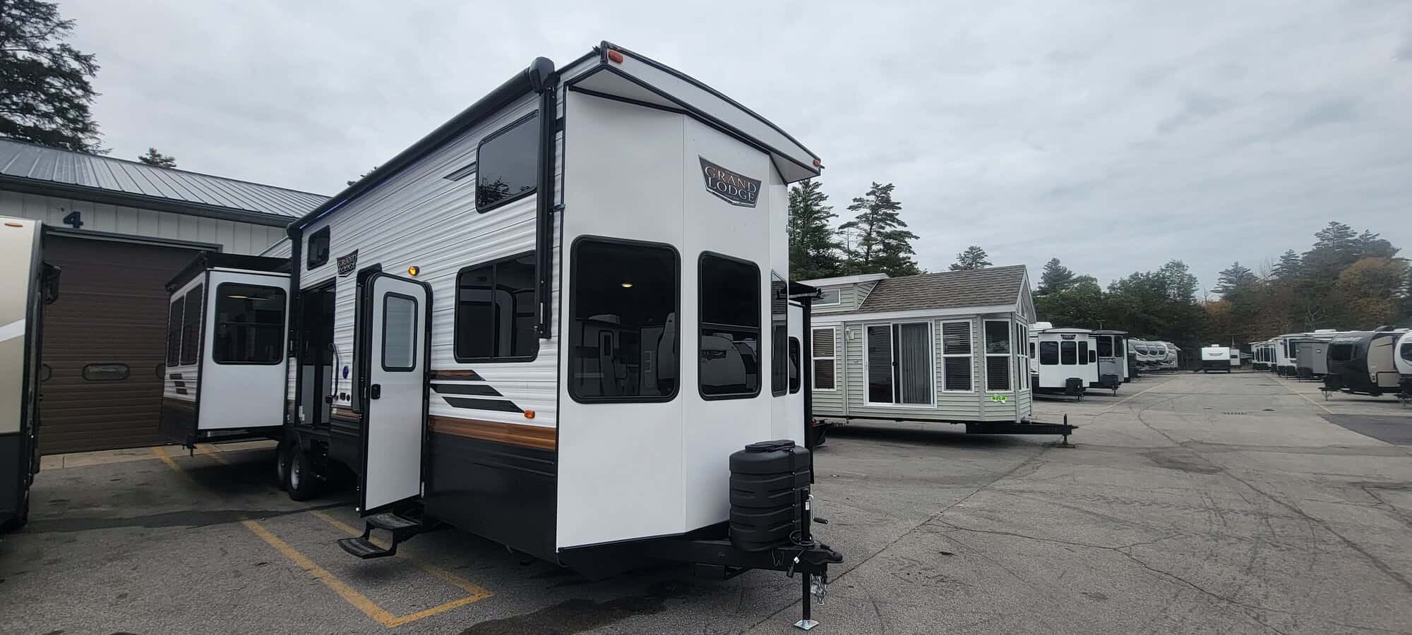 SOLD NEW 2024 FOREST RIVER WILDWOOD 42DL | Weare, NH