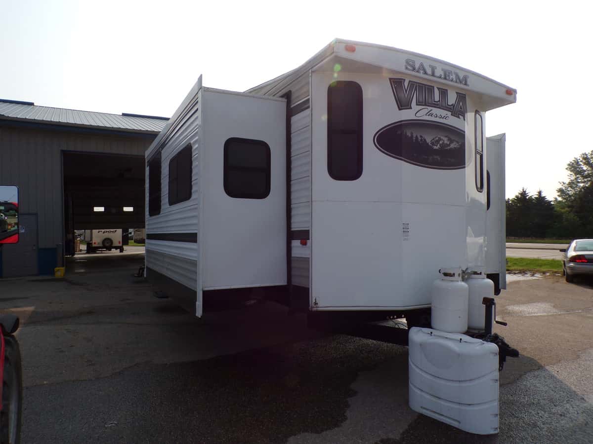 SOLD USED 2014 Forest River Salem Villa Classic 400FLT | Lake Crystal, MN