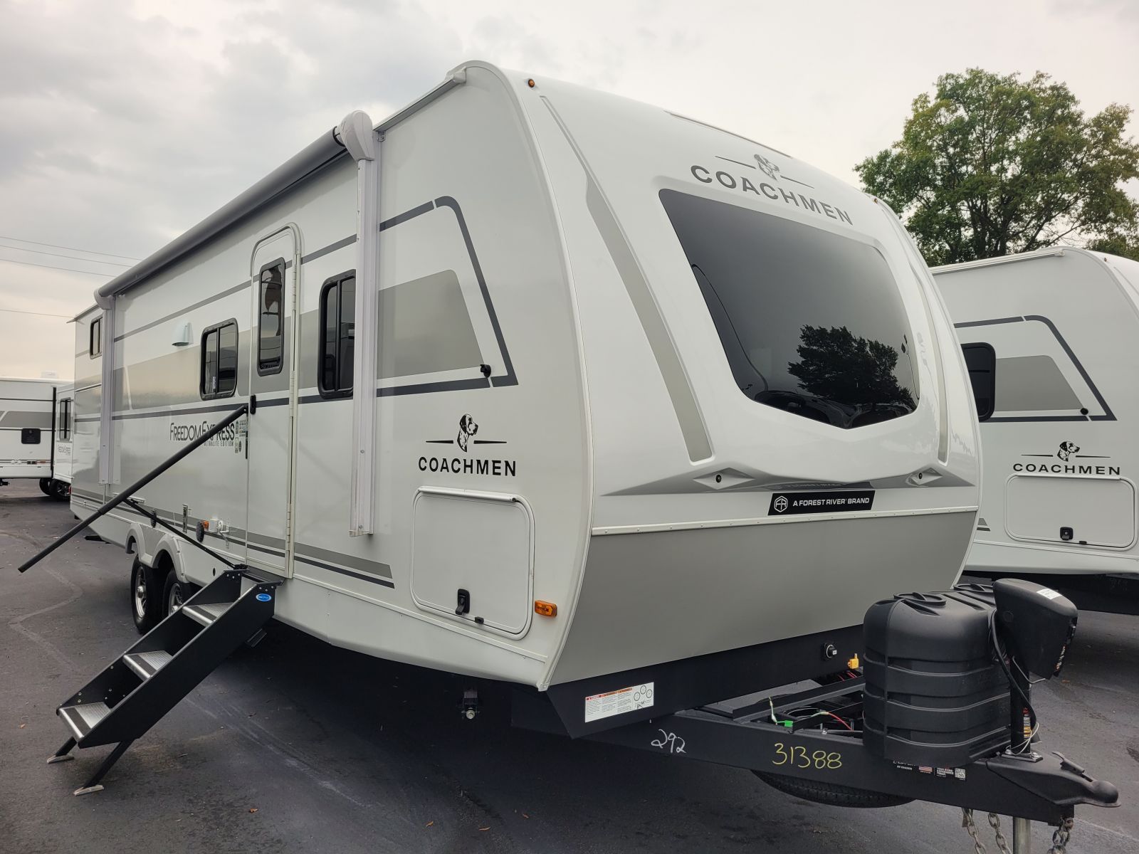 2026 Coachmen Freedom Express 292BHDS | Midwest RV Center | St. Louis ...