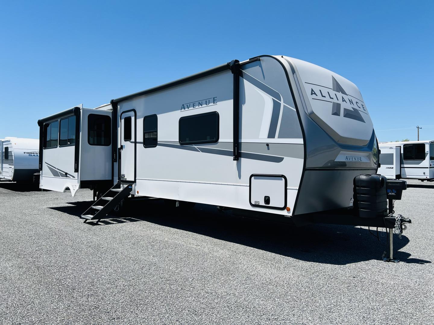 SOLD 2025 ALLIANCE AVENUE 332RL | Rocky Ridge RV | Van Buren, AR ...