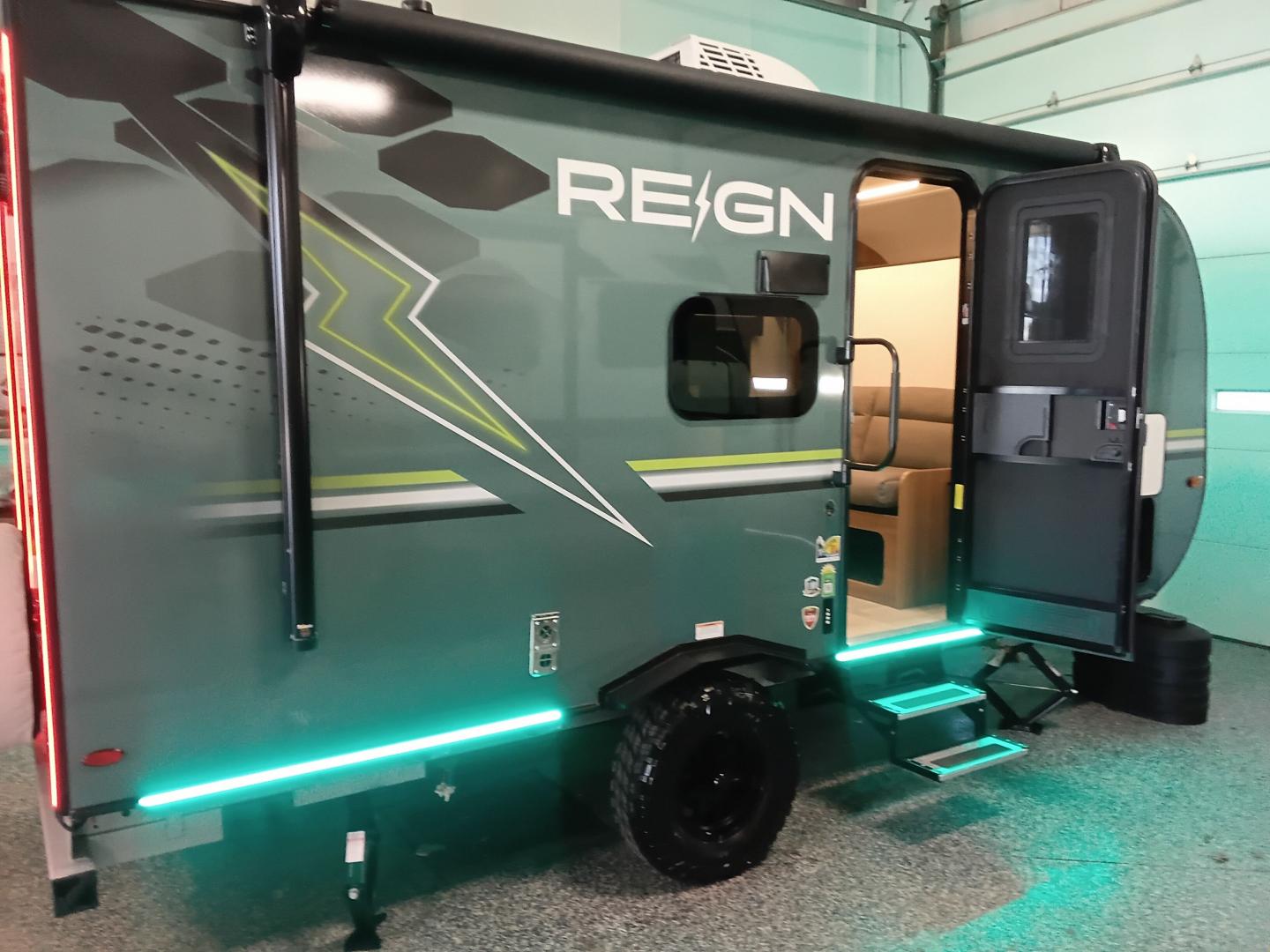 New 2025 Keystone REIGN 15RB | Trailside RV Kansas City | Grain Valley ...
