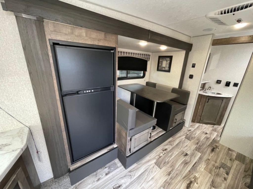 SOLD NEW 2022 Venture RV SONIC 231VRK | Uncharted Recreation | Meridian ...